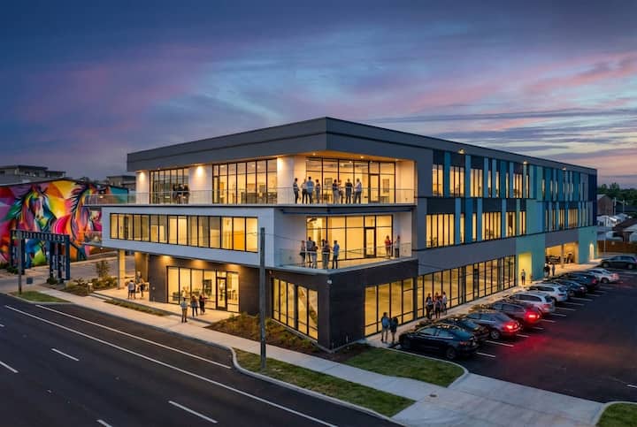 Nulu Skyline 11br Mega Penthouse | 2 Hot Tubs - Louisville, KY