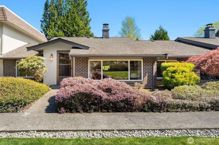 Bright & Cozy Home In The Heart Of Bellevue - Redmond, WA