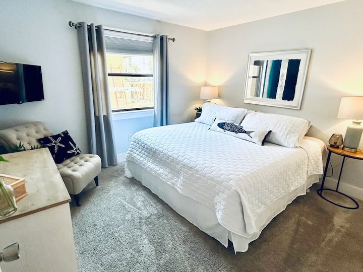 Venus 205 | Beach Service Included | Beach Getaway - Fort Walton Beach, FL