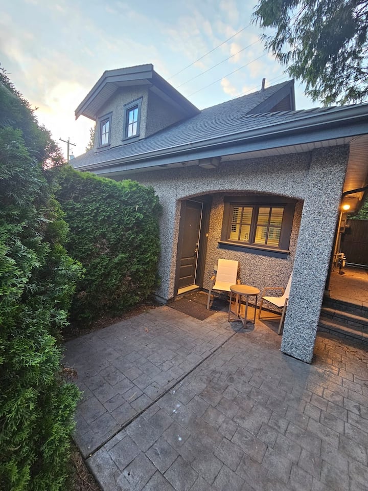 Modern Private Guest House With Kitchen & Laundry - Vancouver