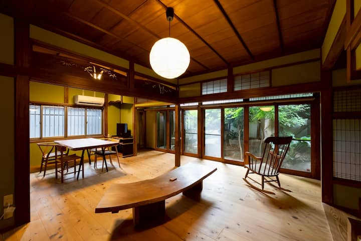 【最大10名/駅徒歩1分】 吉野杉が香る心安らぐ1棟貸切の伝統街家(天王寺9分) - Sakai
