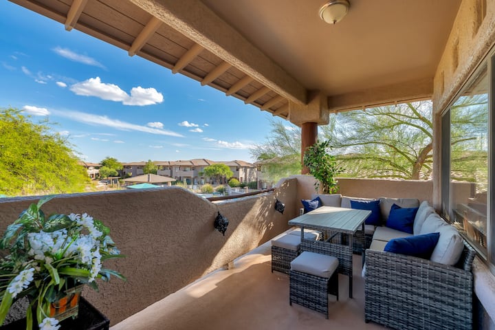 Desert Resort Condo | Pool View & Mountain Scenery - Oro Valley, AZ