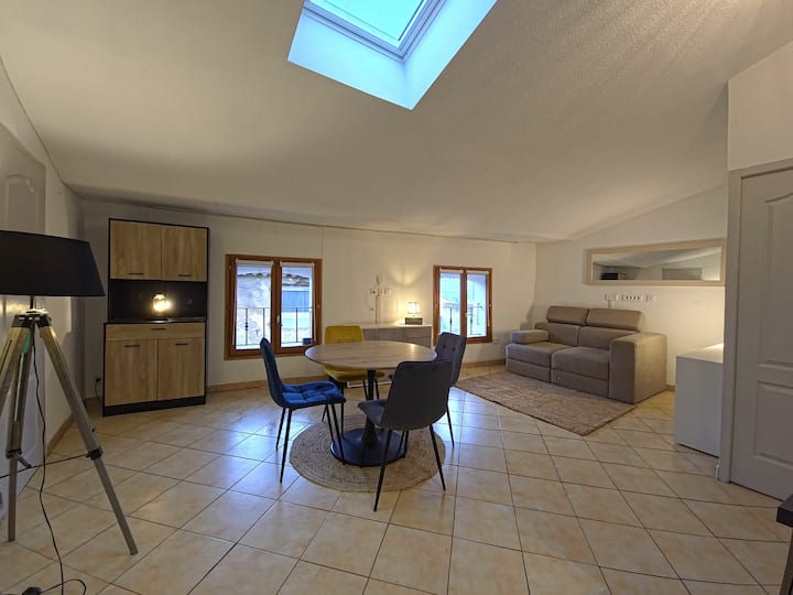 Charmant Séjour Au Coeur D'un Village Provencal - Pourrières