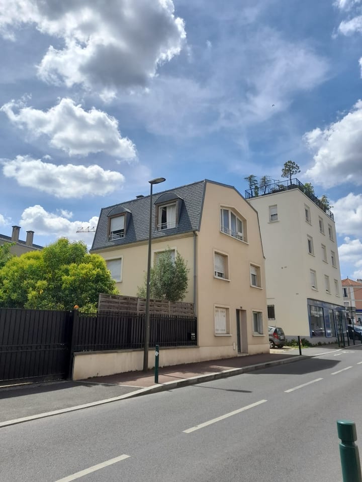 Maison Familiale Avec Jardin Proche Paris - Bois-Colombes
