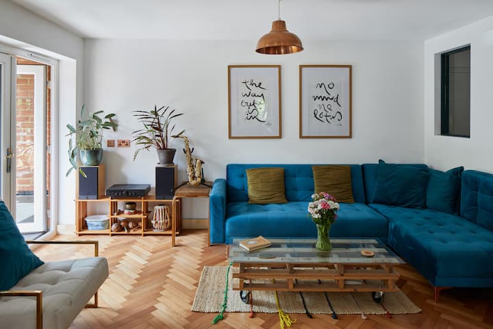 Peckham 3br Gem | Patio & Parking - London Bridge Station
