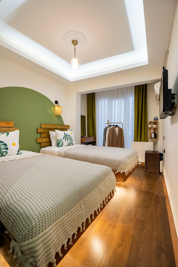 Free Breakfast + York House Istanbul Twin Room - Fatih
