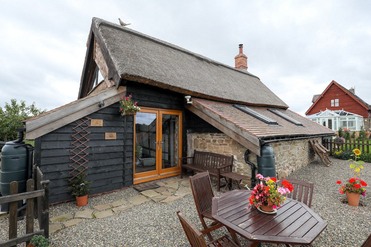 Chocolate box cottage in beautiful Shropshire - Houses for Rent in ...