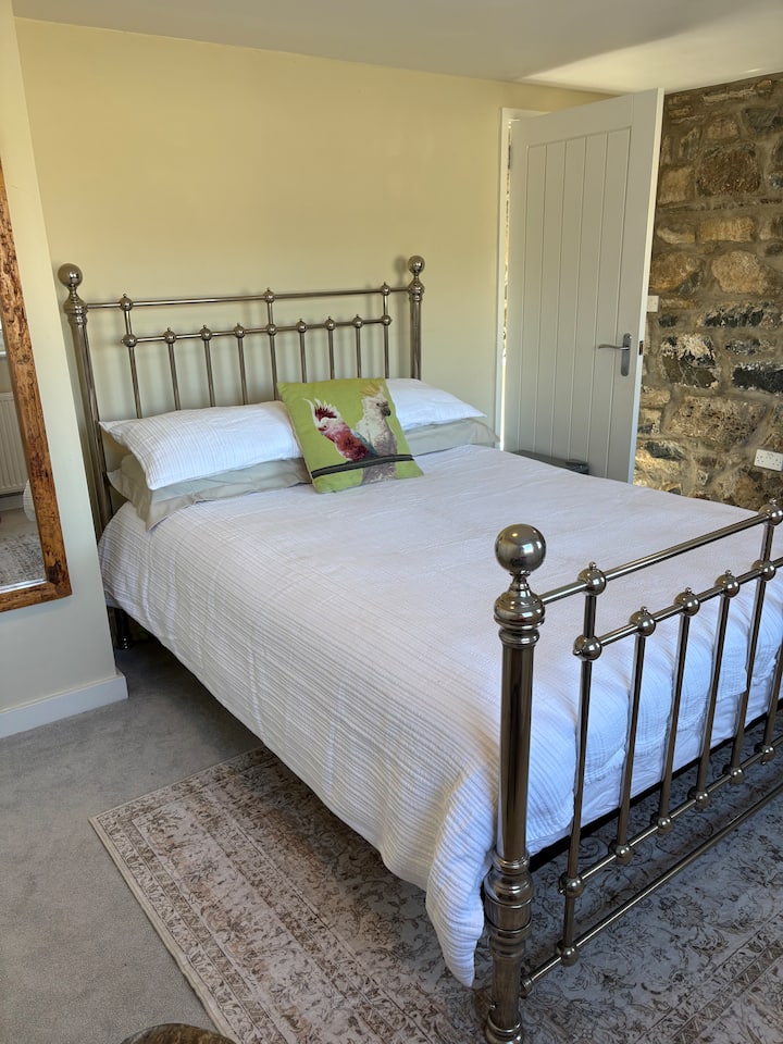 Newport Pembrokeshire Private Room Own Bathroom - Fishguard