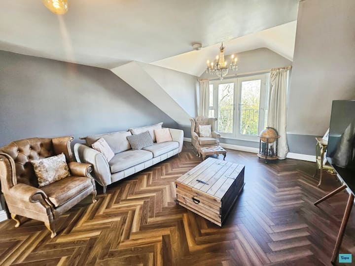 Penthouse Apartment In Birkdale Village. Open Golf - Southport