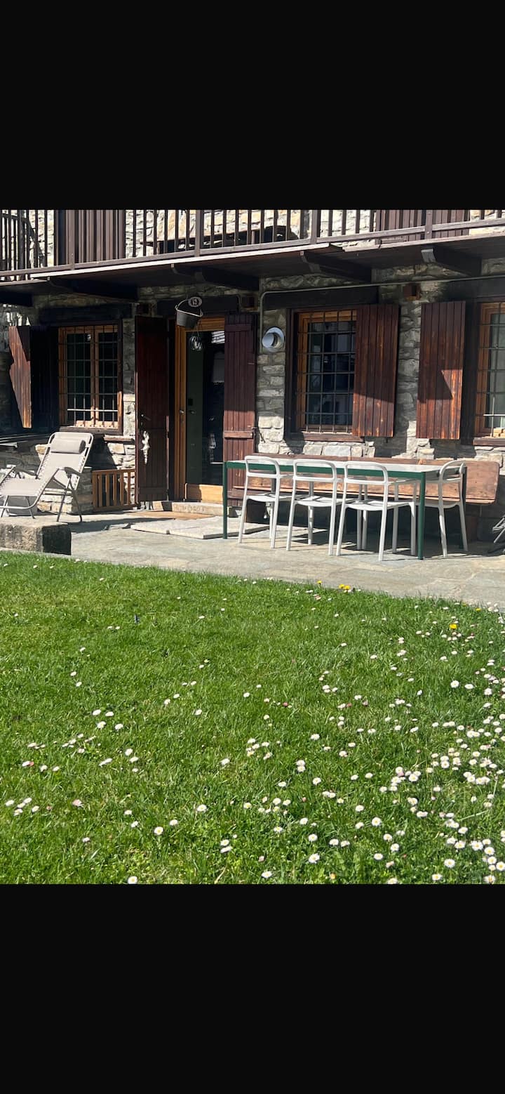 Casa Indipendente Con Patio E Giardino Privato - La Thuile