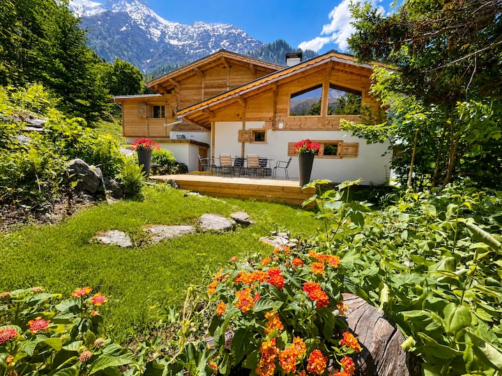 Chalet Alpage : Refuge Alpin En Lisière De Forêt - Les Houches
