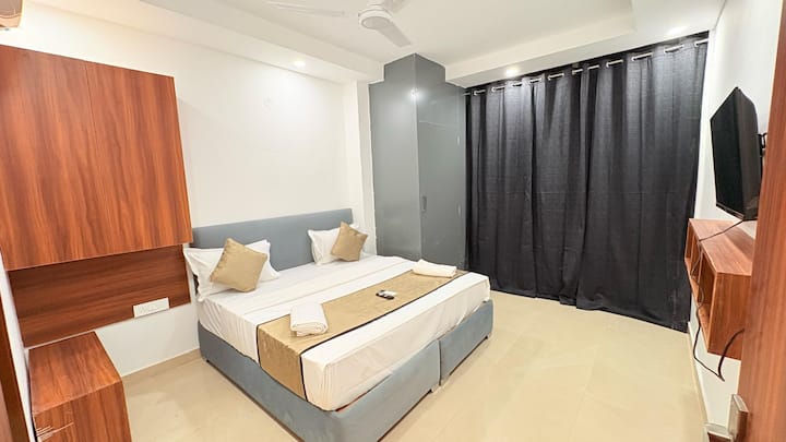 Ostan's Quad - Noida