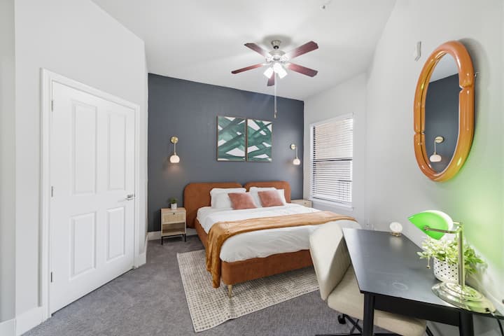 Prime Downtown Apt | Gym | Pool | Free Parking - Northside - Houston