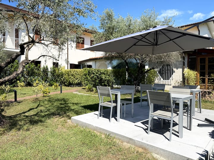 Suite Con Patio Privato E Giardino | Abitatt - Sarzana