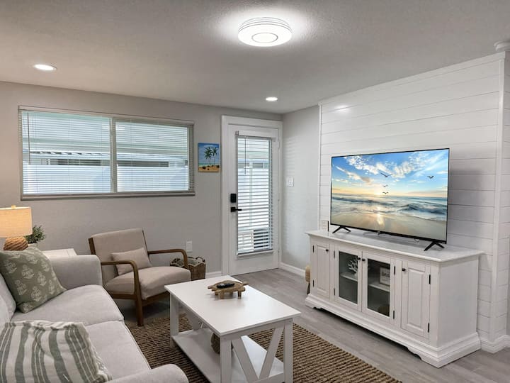 2br Coastal Retreat Near Beach & Boat Launch - Englewood, FL
