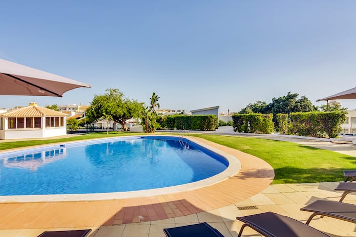 Crisgolf Apartments • Apt. 5 Private Garden - Quarteira