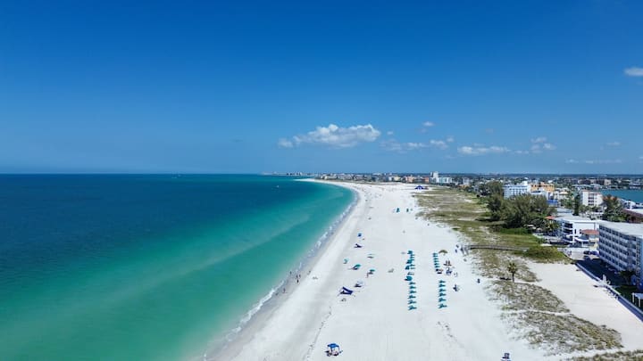 Nautilus Beach Compound | Roof Deck | Sleeps 16 - St. Pete Beach, FL