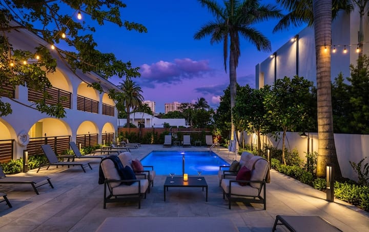 Villa Verde | Boca Pool & Beach Walk - Boca Raton, FL