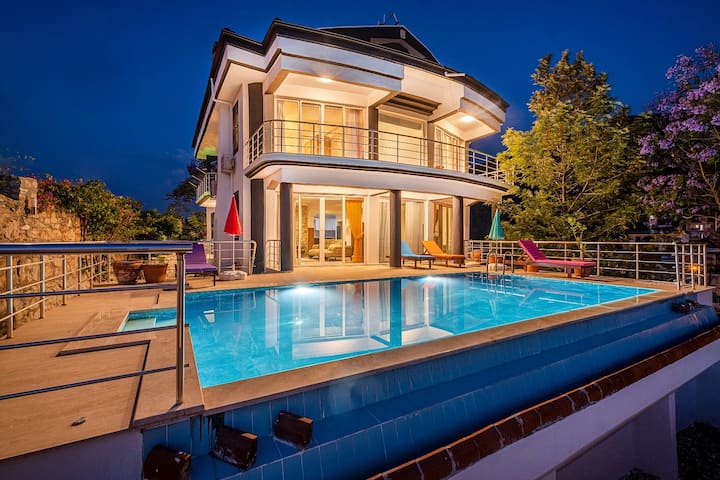 Harika Manzaralı Lüx Villa - Fethiye