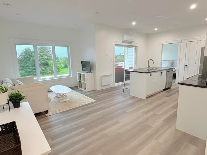 Stylish Fully Furnished Apartment- 30+ Day Rental - Prince Edward Island