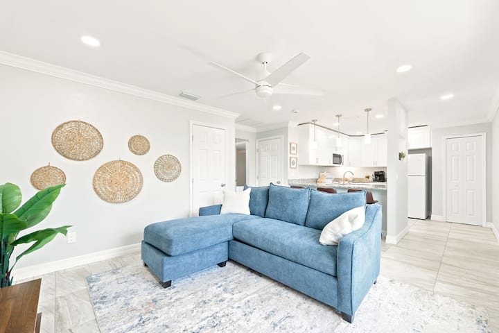 5 Minutes To Downtown Ft Myers/ Sleeps 6! - Fort Myers, FL