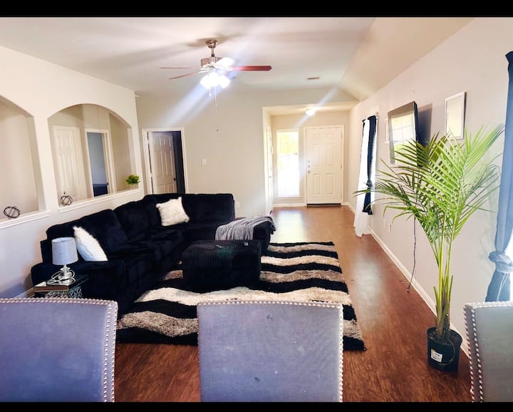 Luxury Houston Retreat 4br Family & Business Vibe - Spring, TX