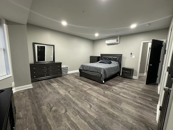 Modern Apartment | Garage Parking | Prime Location - New Castle, DE