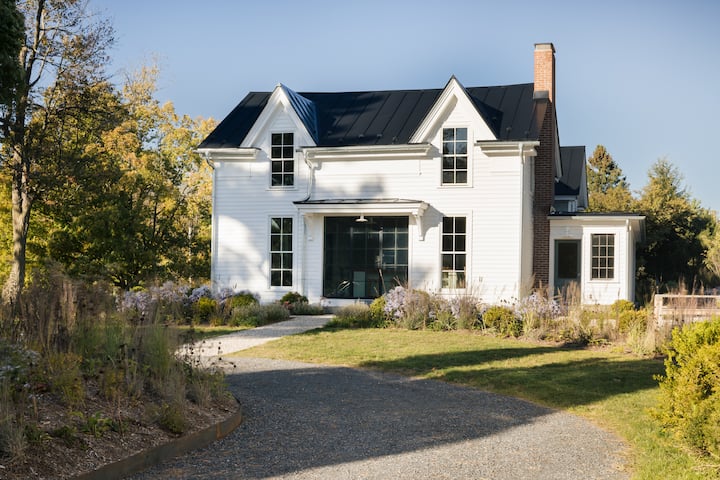 Stunning River View Estate - Saugerties, NY