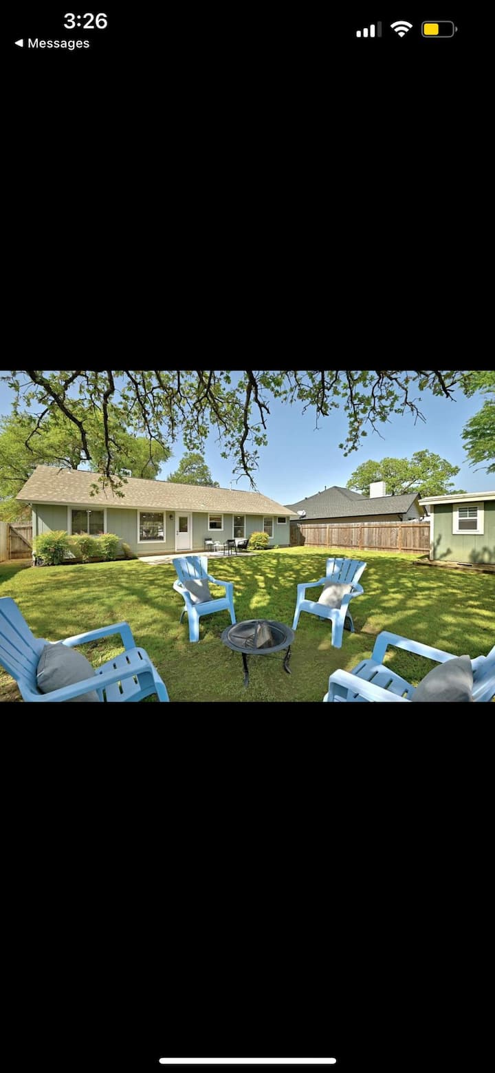 The Live Oak Tree House - Cedar Park, TX