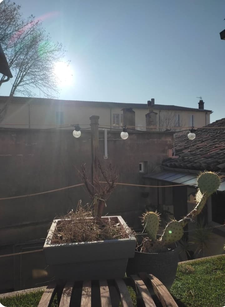 Apparemment Atypique Avec Terrasse Dans Intramuros - ibis Avignon Centre Gare