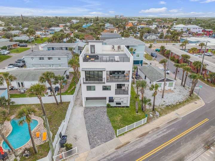 7br/5.5 Bth Luxury Pool House By Flagler Ave, Nsb - New Smyrna Beach, FL
