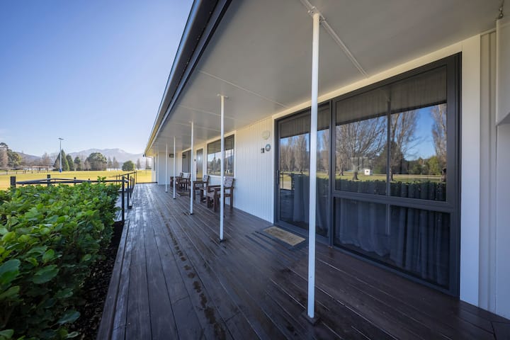 Dusky Hunting Unit - Te Anau Holiday Home - 蒂阿瑙