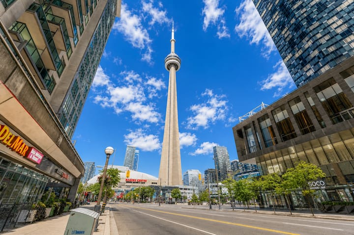 Downtown Luxury 3br | Cn Tower View + Parking - Toronto