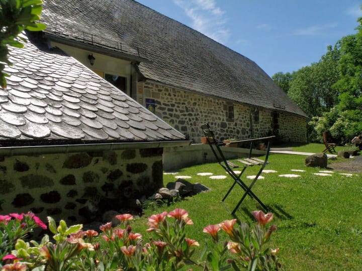 Gîte Dans Une Ancienne Ferme - Chastreix