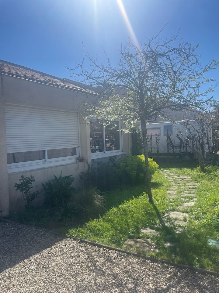 Maison Familiale Avec Jardin Et Terrasse - Bordeaux