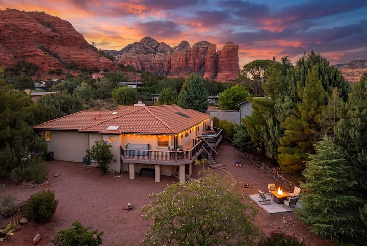 Walk To Sugarloaf & Teacup | Hot Tub + Fire Pit - Sedona, AZ