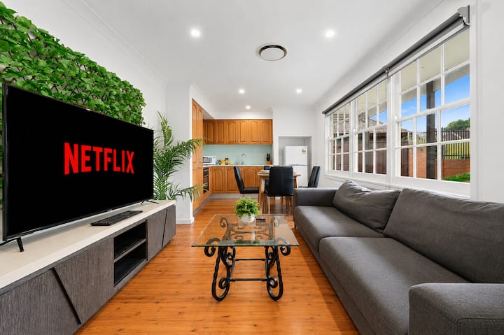 Cozy 5br Family Home At St Marys - Saint Marys, Australia