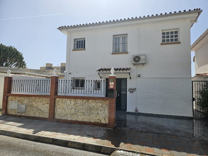 Casa Independiente De 3 Dormitorios - Fuengirola