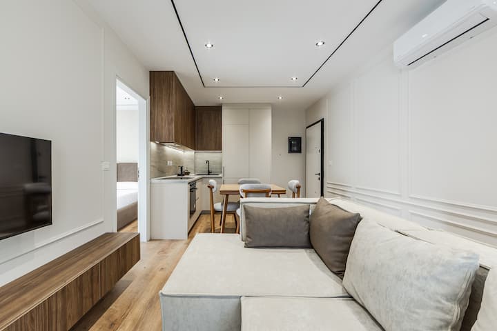 Metropolitan Living | 1br Balcony Apartment - Albania
