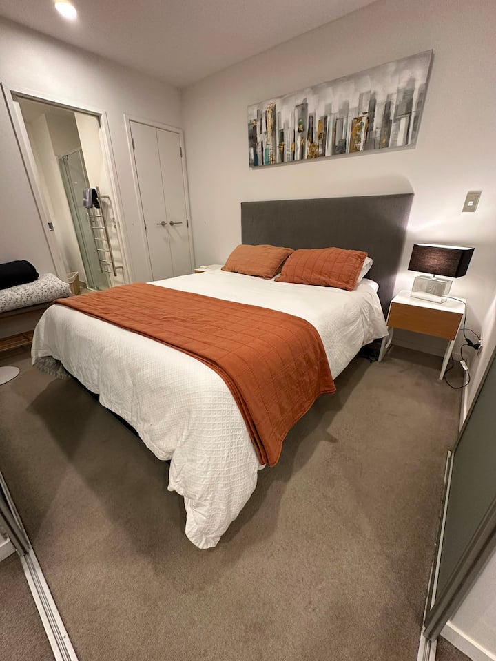 Luxury Cbd Apartment, Pool, Gym And Sky Tower View - Auckland
