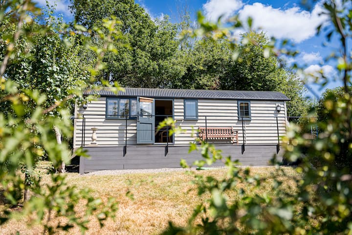 The Lodge - Worcestershire