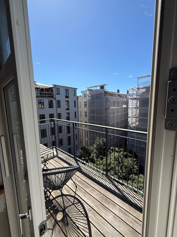 Charming Older Flat In Center Of Town By The Water - Kopenhagen