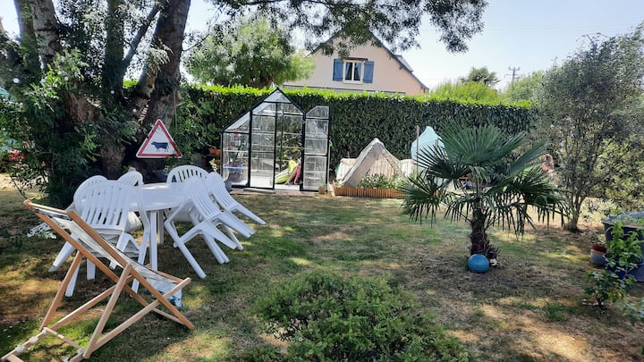 A 800 M De La Loire Dans Un Hameau Calme - Gennes