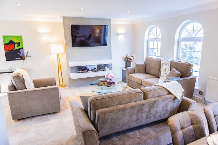 The Windsor Birkdale | Sleeps 10 | Parking & Wifi - Southport
