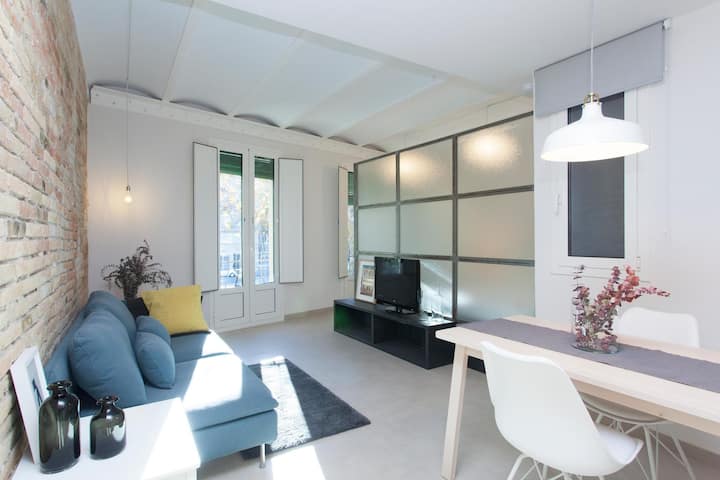 Sagrada View — Diagonal Industrial Loft (E-3) - Barcelona