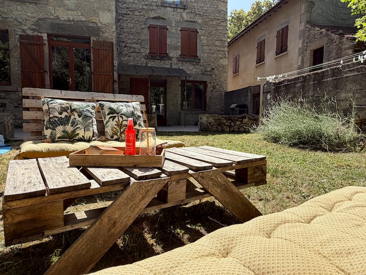 Splendide Maison Avec Jardin Et Piscine - Issoire