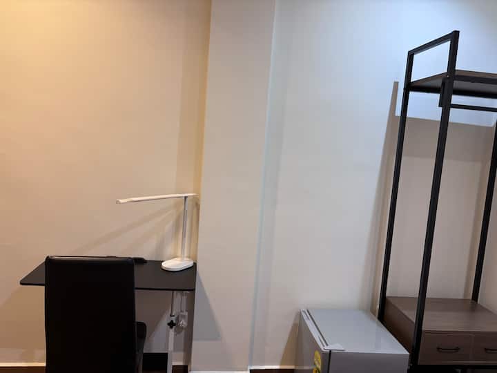 Ensuite Room, 6 Min Walk To Mrt Exit - Singapore