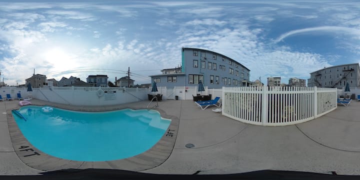 2 Bedroom Queen Suite With Pool Access. - Sea Isle City, NJ