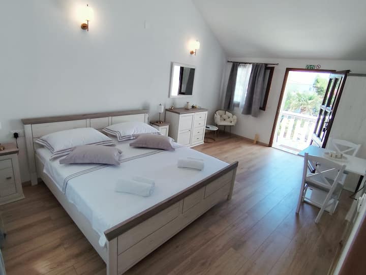 White House Brač Supetar - Apartment 5. - Supetar