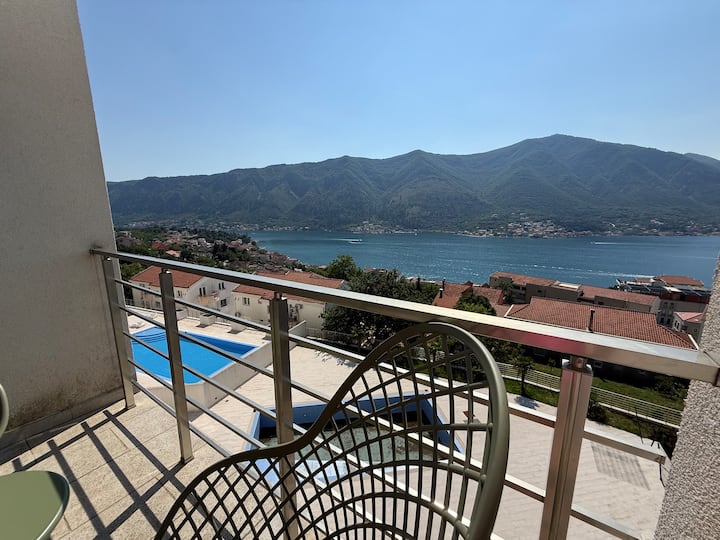 Designer Flat With Sea View And Pool - Kotor